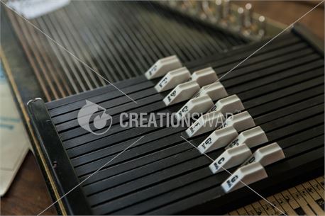 Media - Folk Music: Autoharp 1 | CreationSwap